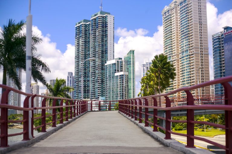 La economía en Panamá - Office Panama Pro